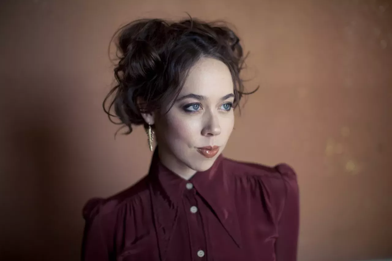 Why it's good to be Sarah Jarosz | The Music Column | Savannah News ...